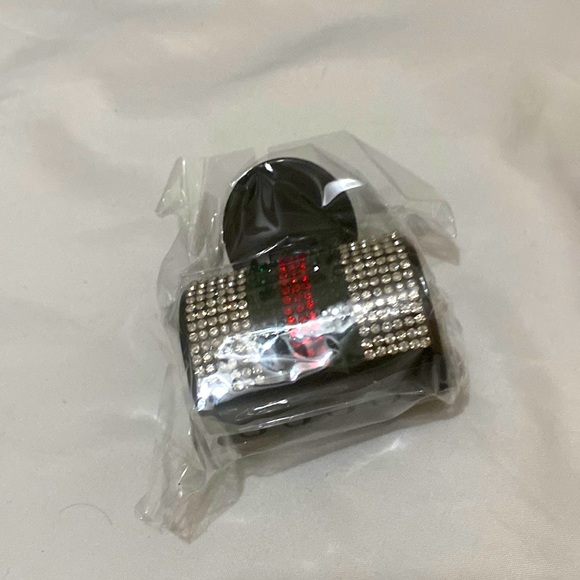 unbrand | Accessories | New Hair Clip With Gem Stones Round Barrel ...